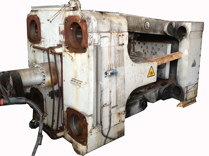 900 Tons Frech Metal Injection Press